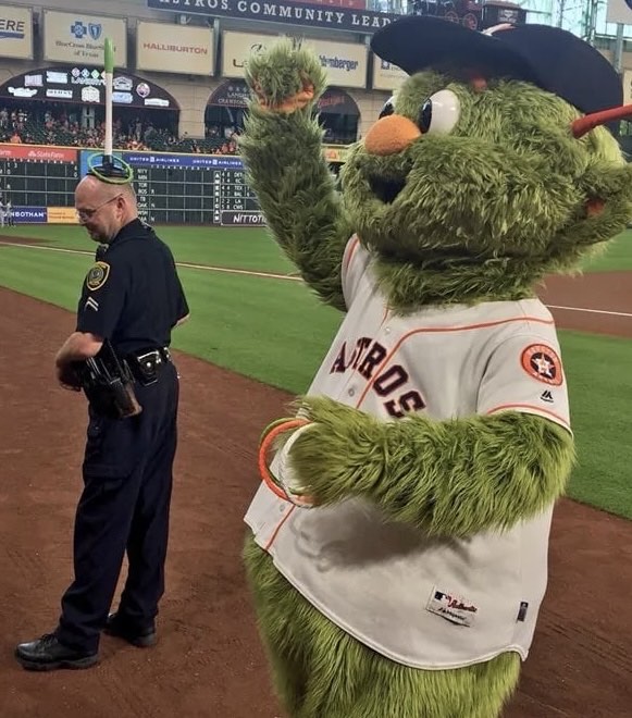 The “Dancing Security Guard” phenomenon in Houston, Texas ...